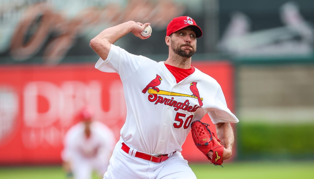 Adam Wainwright strikes out three in Double-A rehab, delights kids on ...